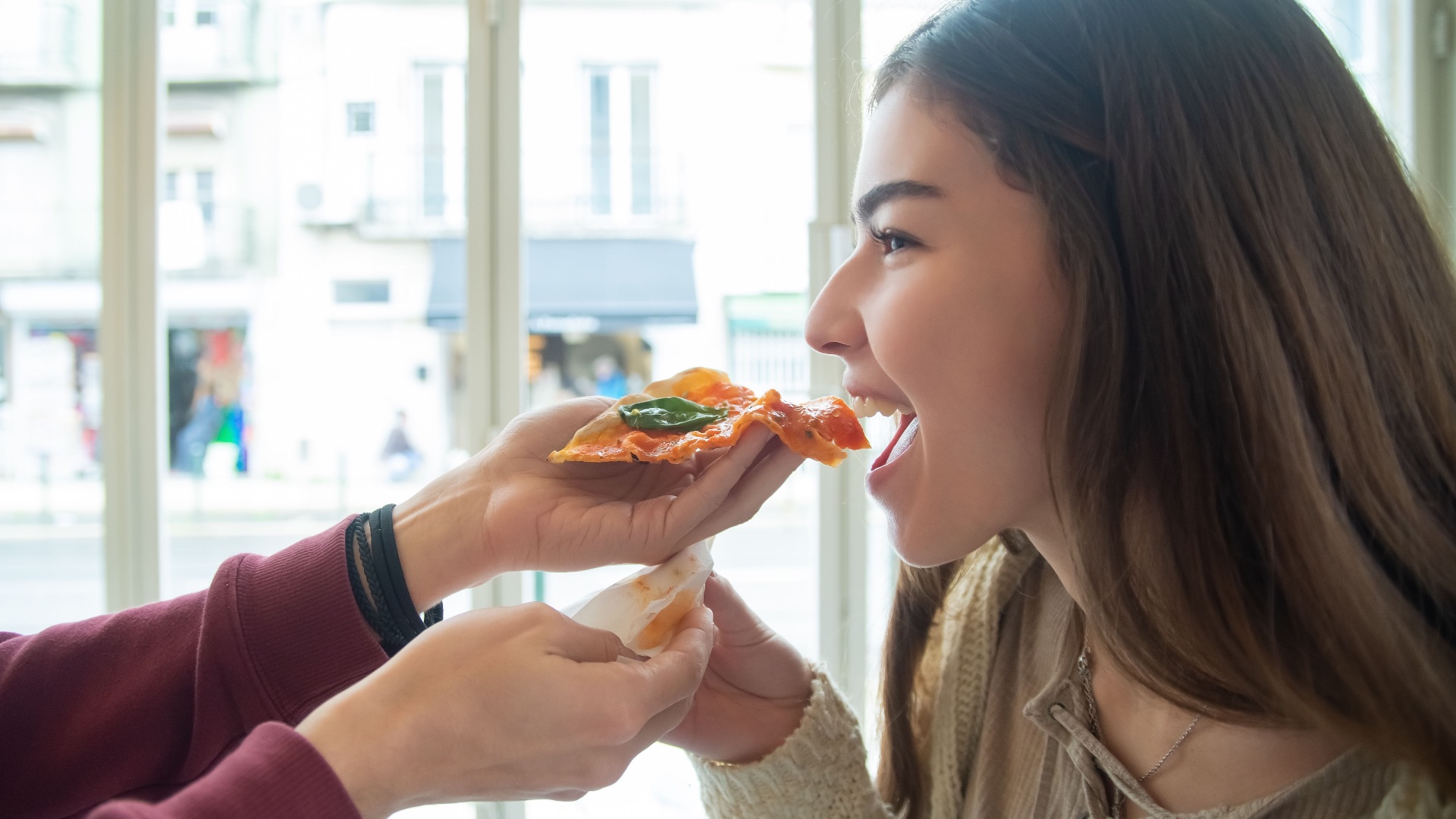 10 reasons you should share your food & 10 why it's better not to