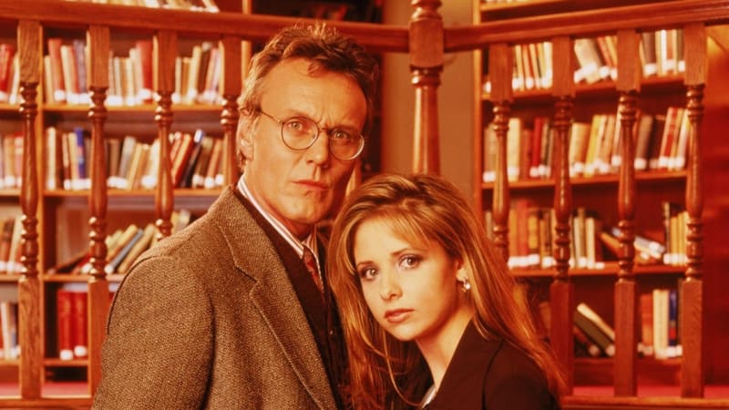 Zemřel herec Anthony Head. Hvězdě Buffy, přemožitelky upírů, bylo 72 let