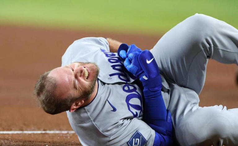 Max Muncy breaks silence after scary collision as Dodgers await crucial ...