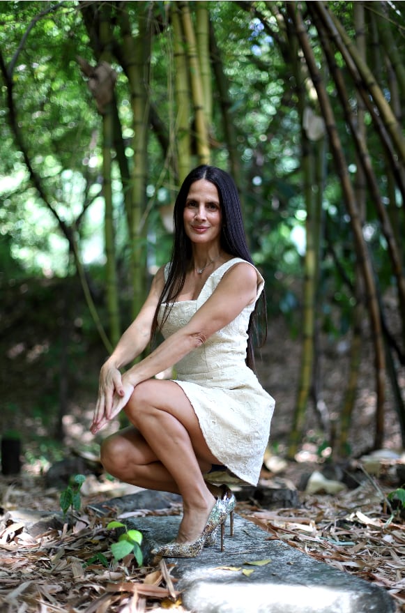 El romance textil del Cerro Paraíso: Mariana Burgos y su moda con ...