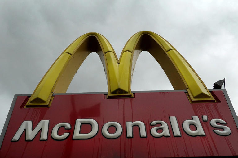 Former McDonald’s manager accused of spitting in ex-girlfriend’s fries ...