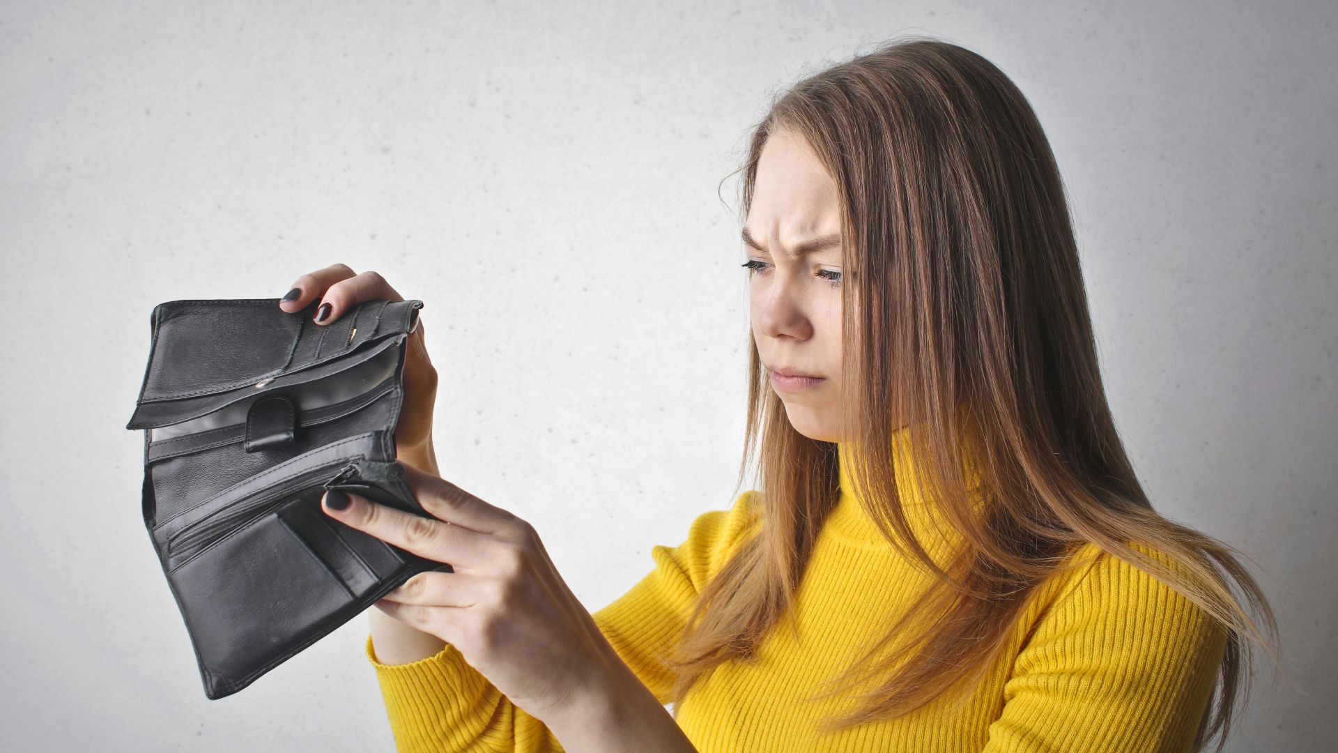20 bad financial habits that are ruining young people's ability to save