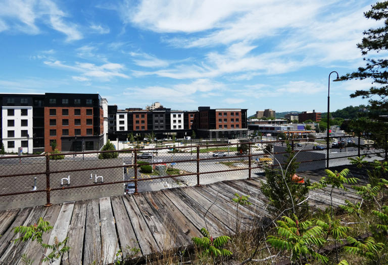 Easton buying rail line for 2-mile elevated trail with $1.2M in funding ...