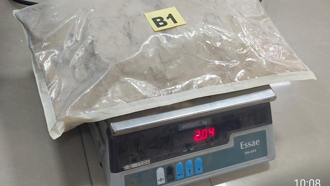 CISF seizes 4 kg heroin from false bottom of Kolkata-bound passenger's ...