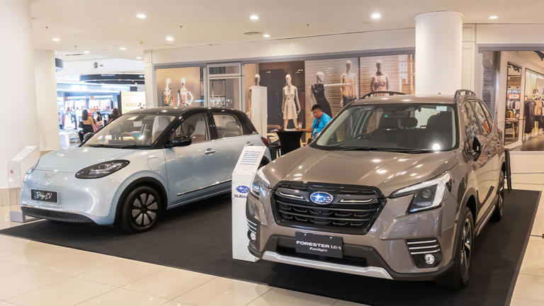 Subaru recalls nearly 70,000 SUVs after moonroof panels detach while ...