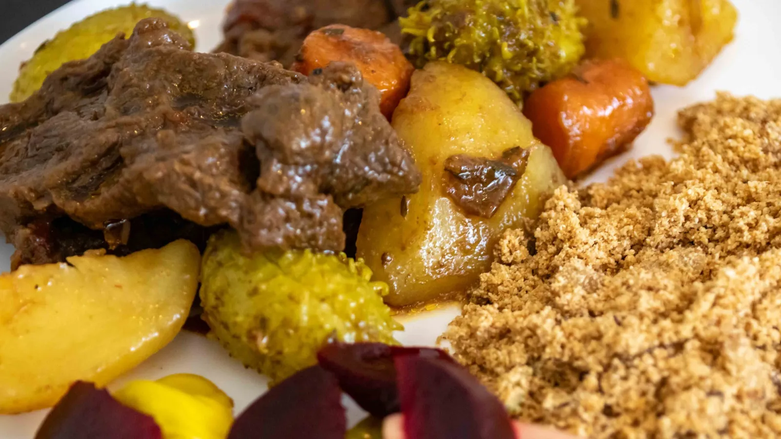 Why diners are suddenly paying more attention to pot roast at these 8 ...