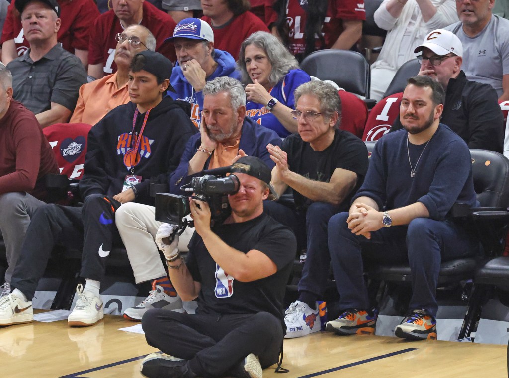 Taylor Swift, Travis Kelce and legendary Knicks fans' courtside seats ...