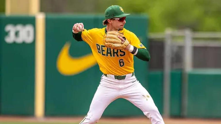 Baylor baseball star Travis Sanders makes transfer portal decision