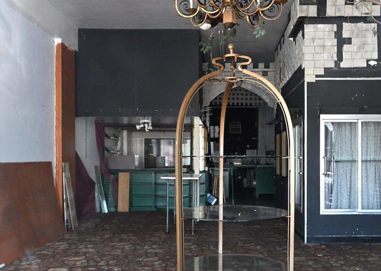 Flower shop closes in Fresno's Tower District after 80+ years. What ...