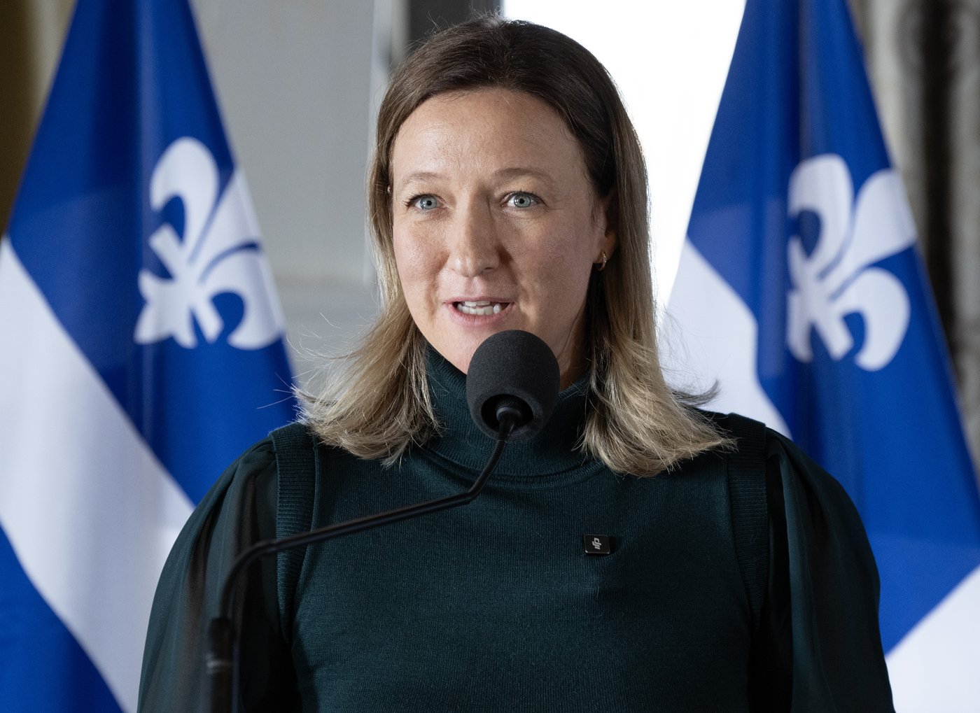 Quebec health minister tables bill banning energy drink sales to youth ...