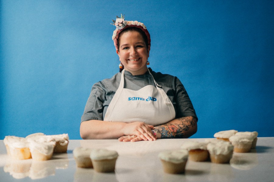 Sam’s Club cake decorator breaks two Guinness World Records at Walmart ...