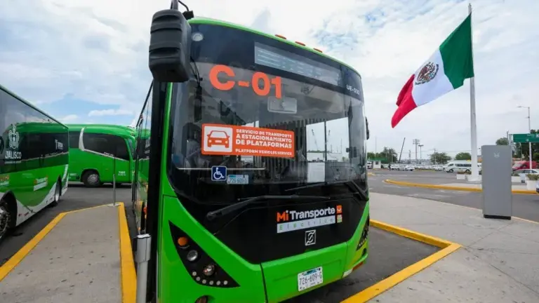 Jalisco inaugura patio para Uber, Didi e InDrive junto al Aeropuerto de ...