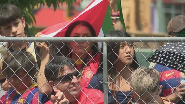 Spain arrives in Chattanooga ahead of World Cup: Excited fans line up ...