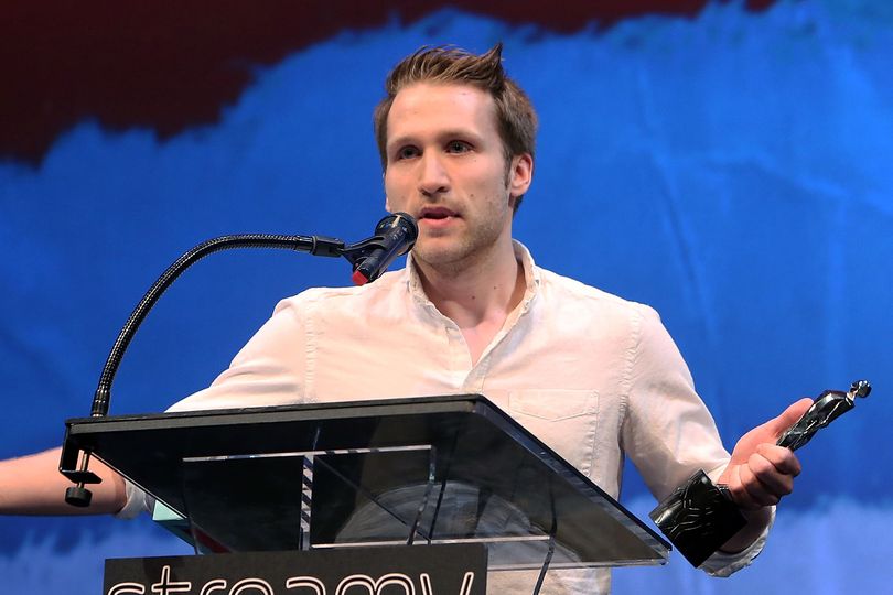 YouTuber addresses death threats after revealing his partner had ...