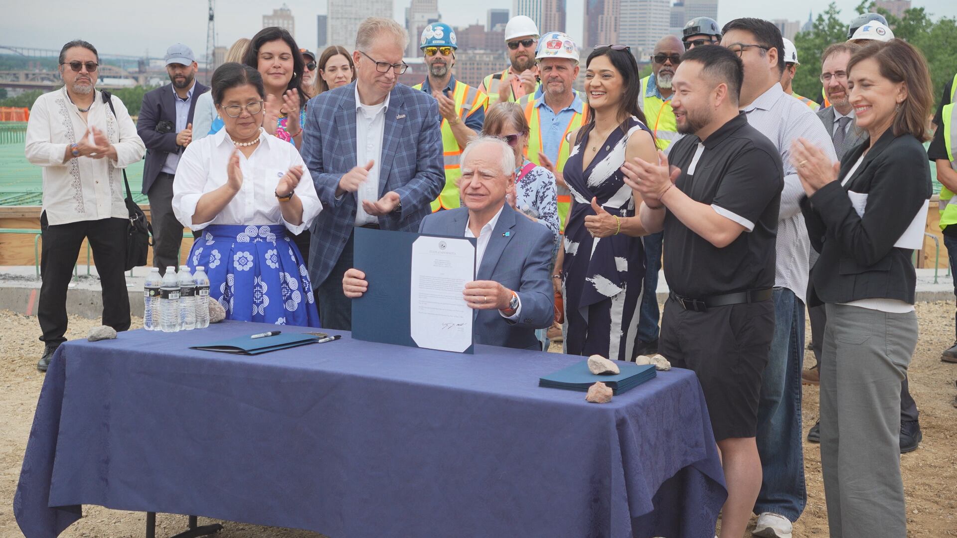 Walz signs $1.2 billion bipartisan bonding bill