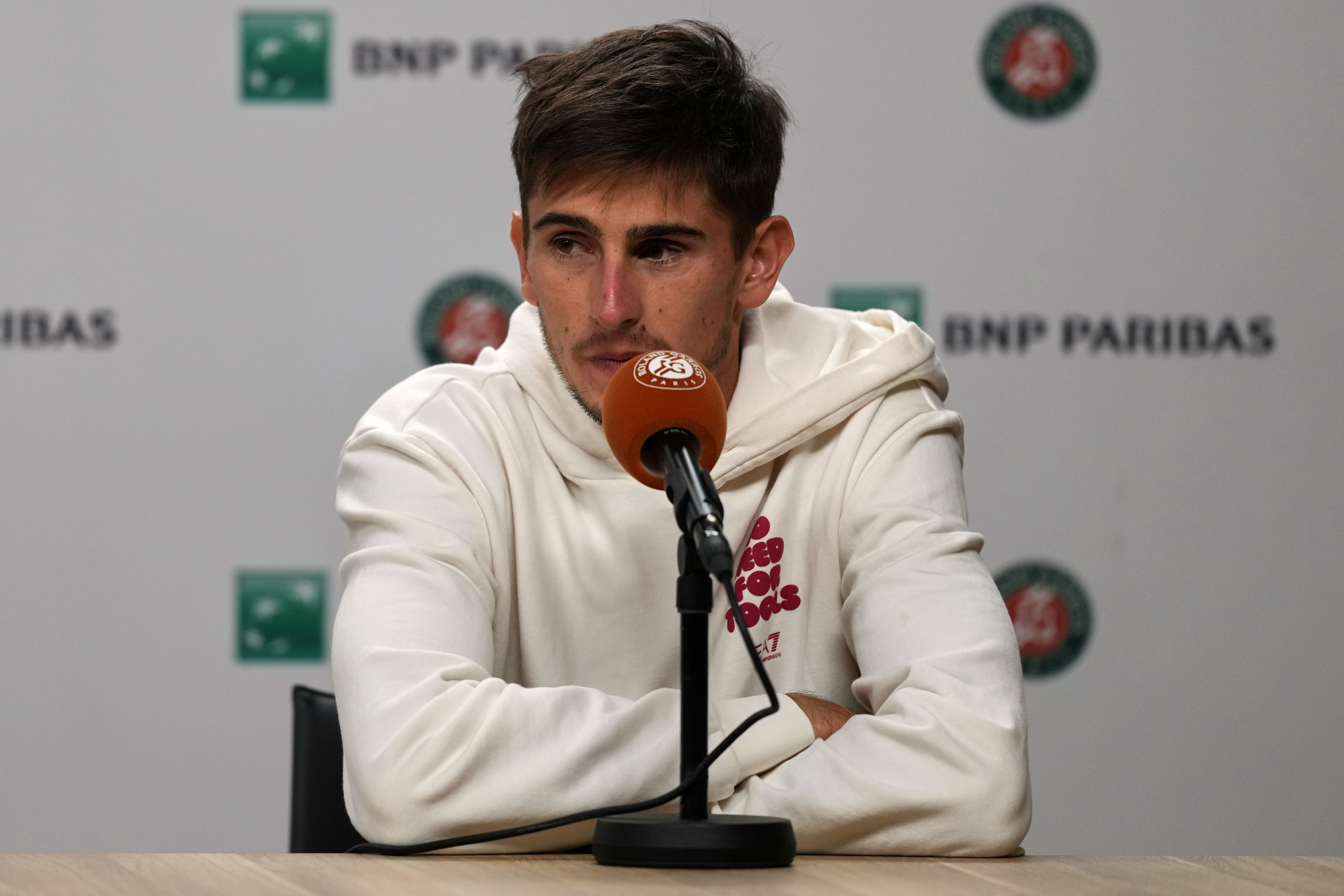 Sick and sleepless Arnaldi pulls out of French Open semifinal after ...