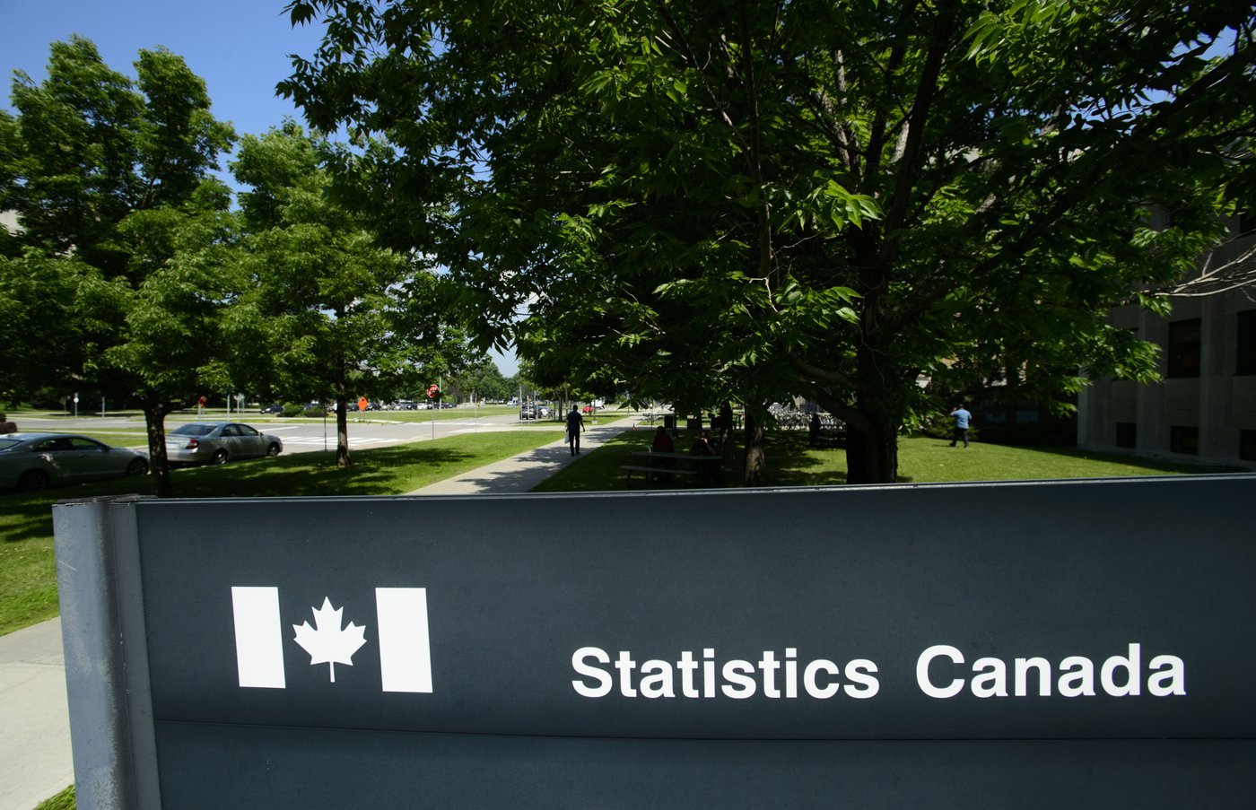 Solid May jobs report 'should silence the recession crowd': BMO economist