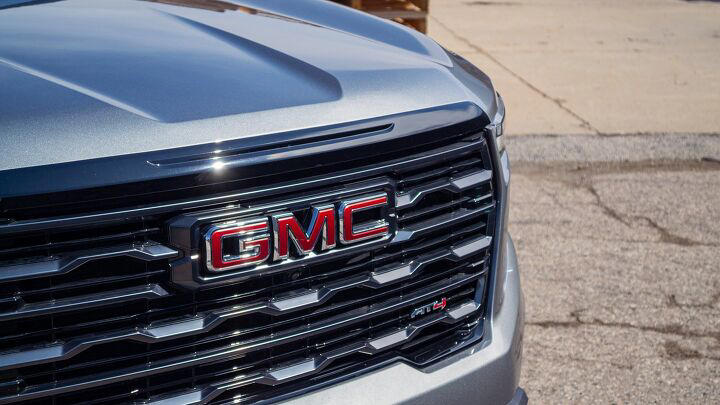 2026 GMC Acadia AT4 vs 2026 Ford Explorer Tremor comparison