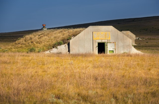 Luxury apocalypse bunker residents are already turning on each other ...