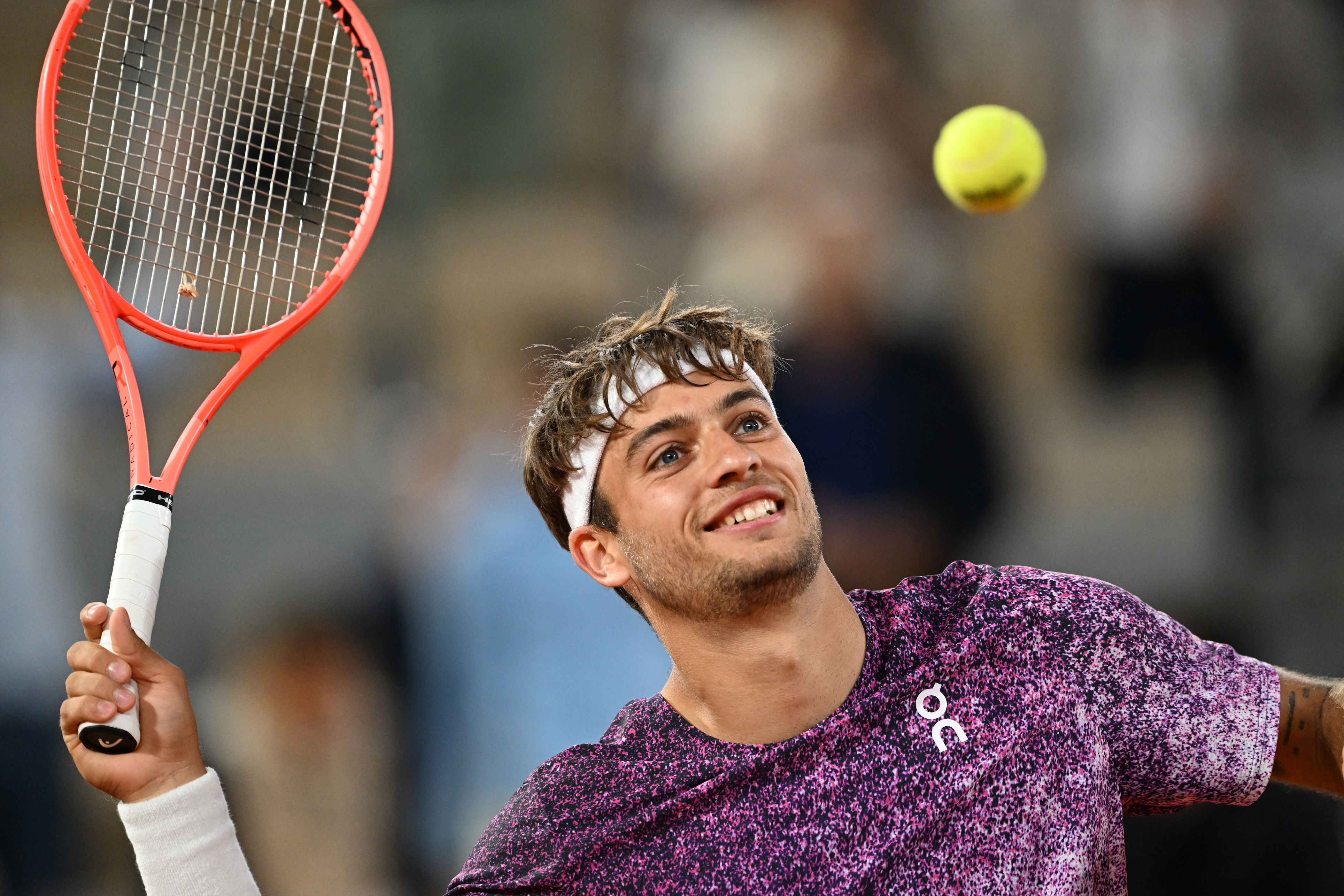 Sick and sleepless Arnaldi pulls out of French Open semifinal after ...