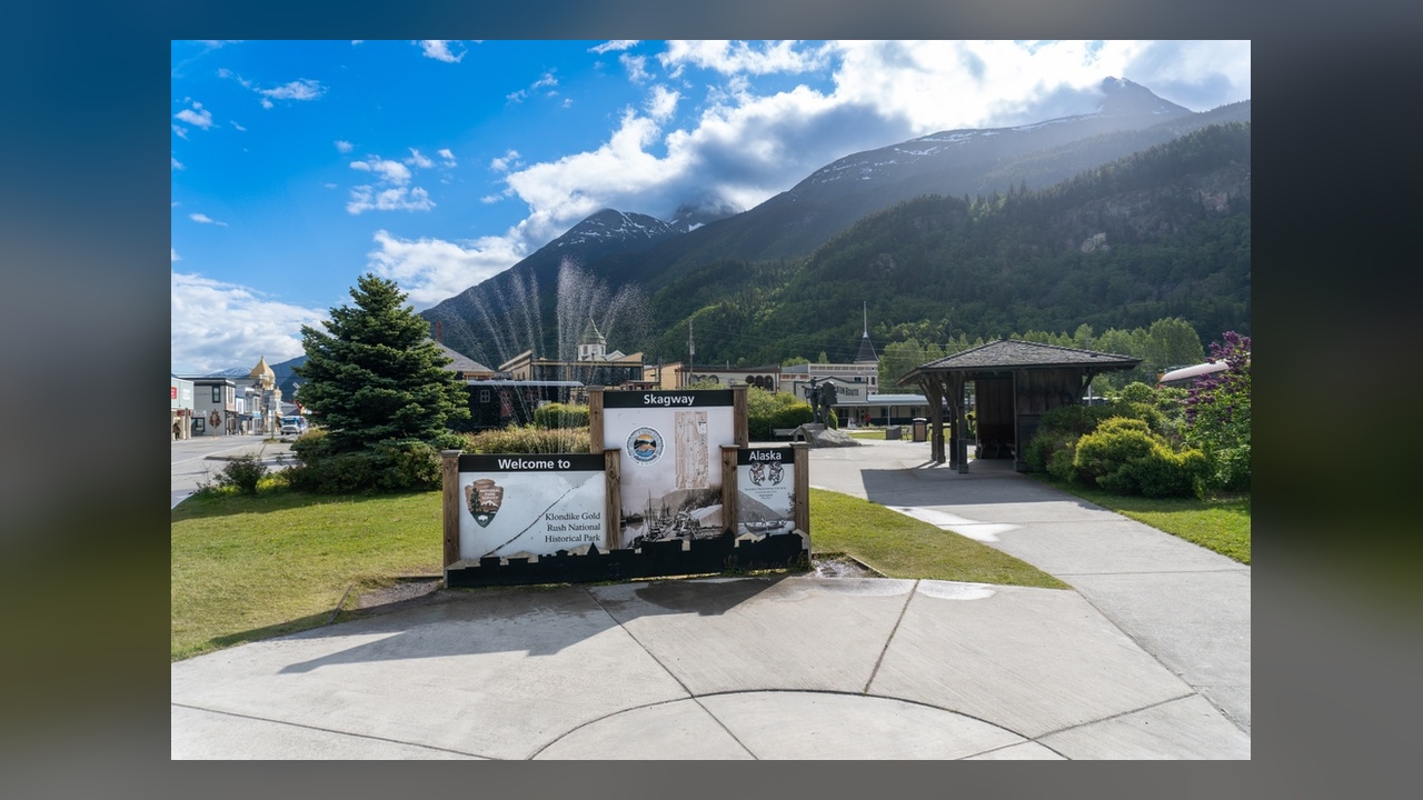 Why does a 1,200-person Alaska town draw a million visitors? Stand on ...