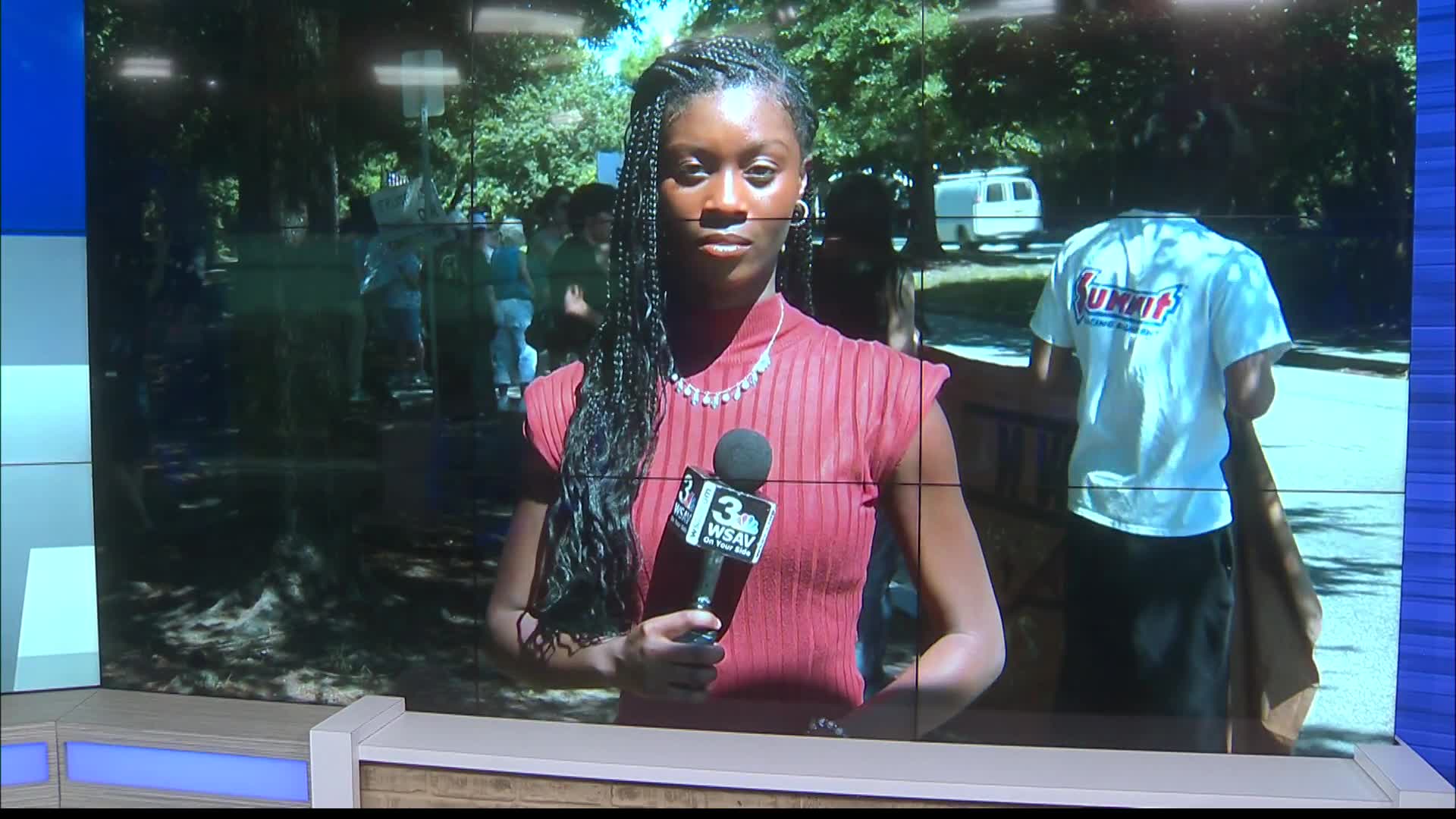 First news at 4