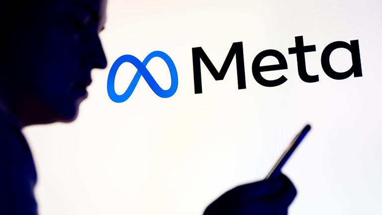 Meta quietly added facial recognition code for smart glasses to its app ...