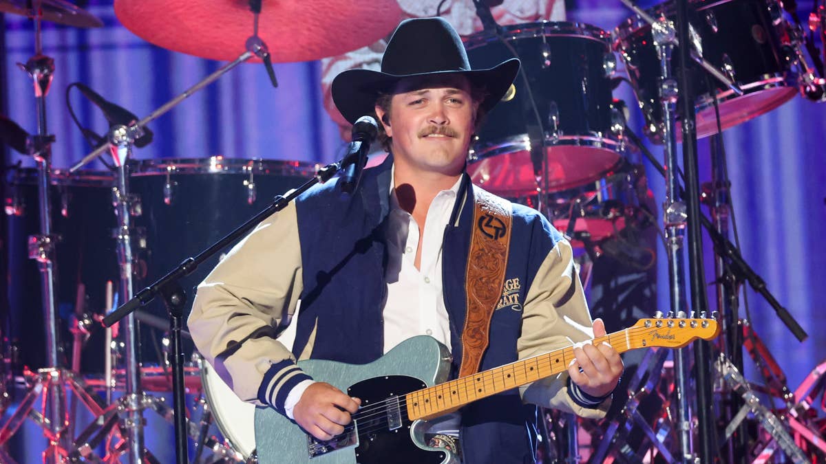 Zach Top expands Cold Beer & Country Music tour with new fall dates and ...