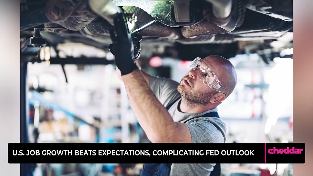 US job growth beats expectations, complicating Fed outlook
