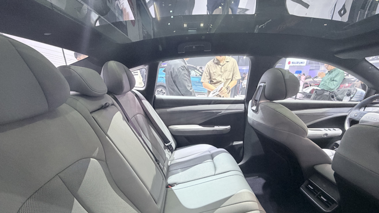 Nissan Primera returns from the 1990s as a modern electric sedan