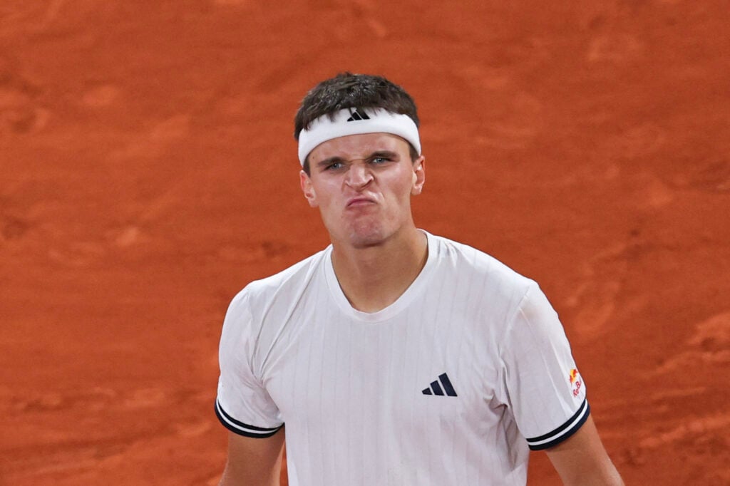 Andre Agassi says Jakub Mensik should 'bring the mom' at French Open