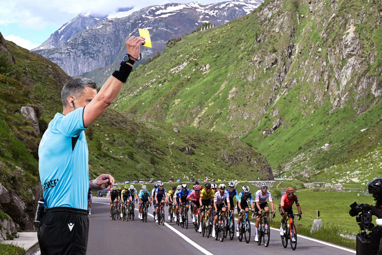 UCI bans front jersey pockets, caps computer sizes and reshuffles ...
