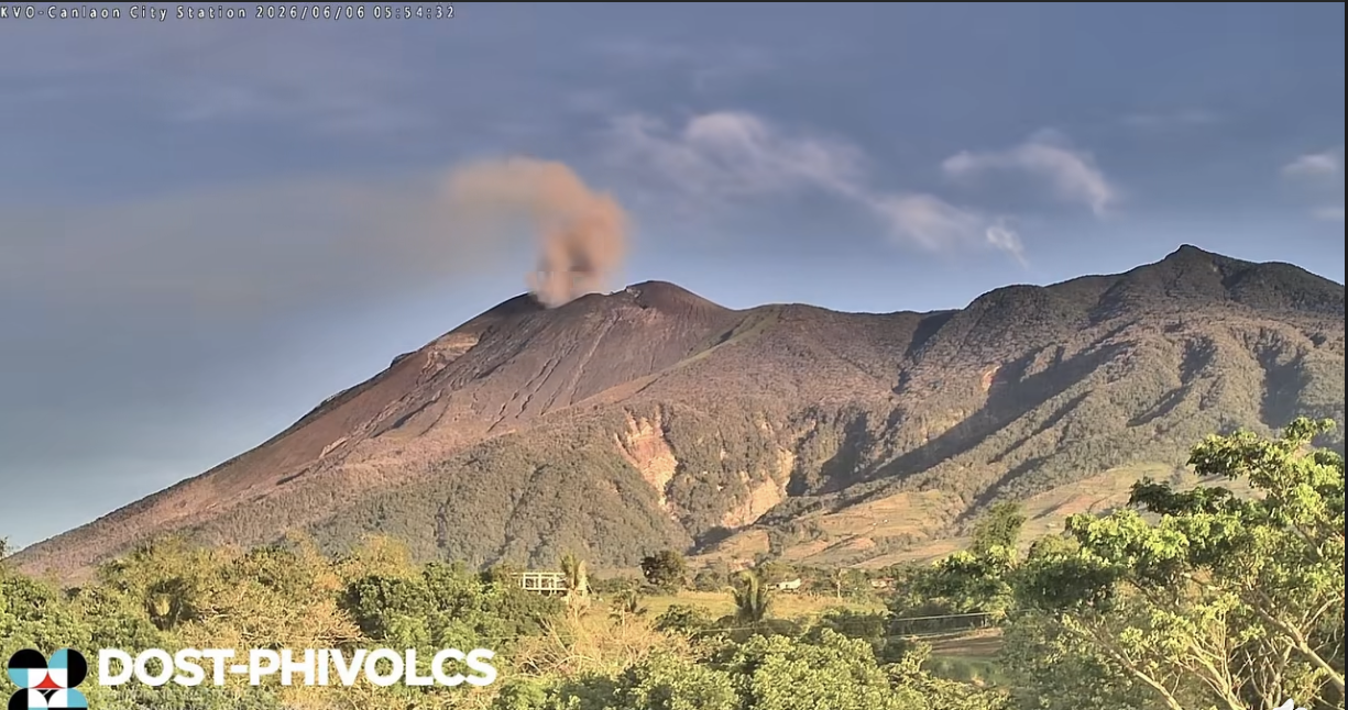 Kanlaon Volcano emits ash Saturday morning; Alert Level 2 stays