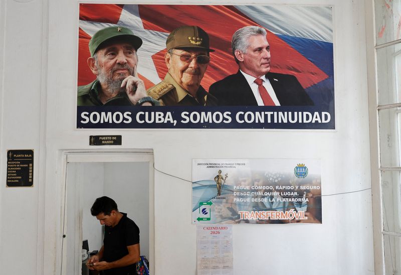 Cuba's Raul Castro, wanted by US, appears at event in Havana