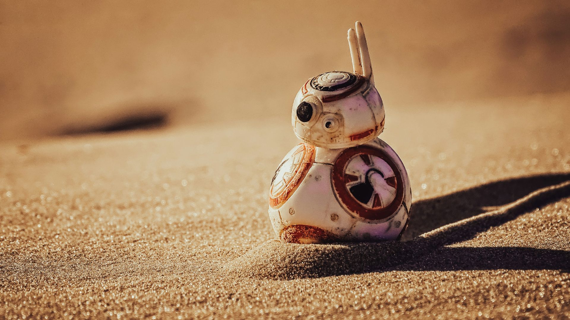 10 Star Wars creatures we'd adopt & 10 that would eat us immediately
