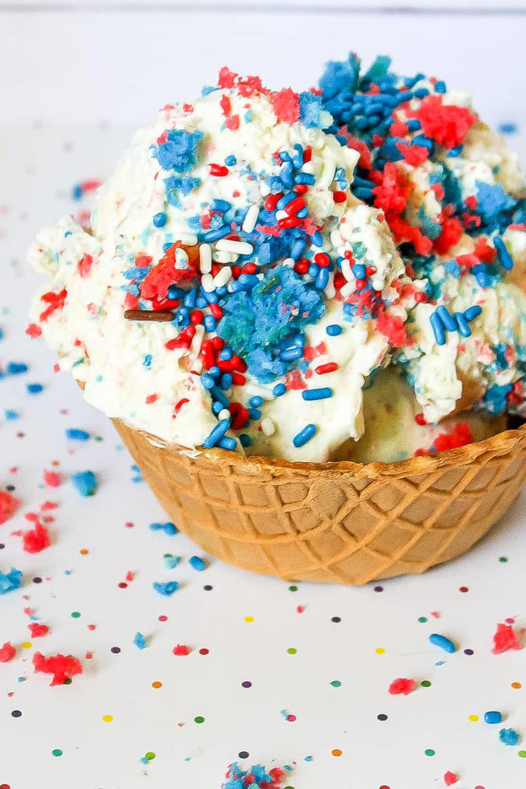No-churn birthday cake ice cream recipe - perfect for summer parties!