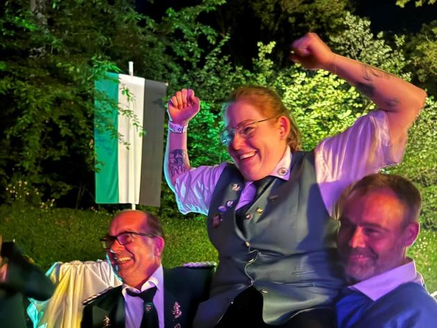 „Unheimlich stolz“: WA-Reporterin ist erste Schützenkönigin in ihrem ...