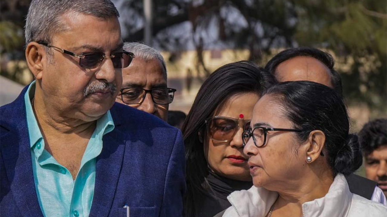 Mamata Banerjee meets 8 MLAs, 6 MPs amid TMC rift: Who attended and ...