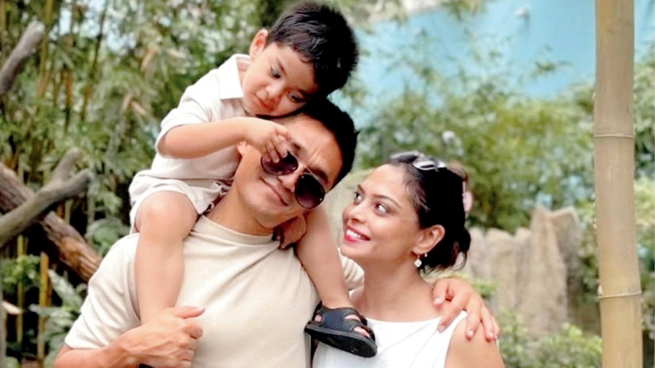 Indian football icon Sunil Chhetri chills with fam