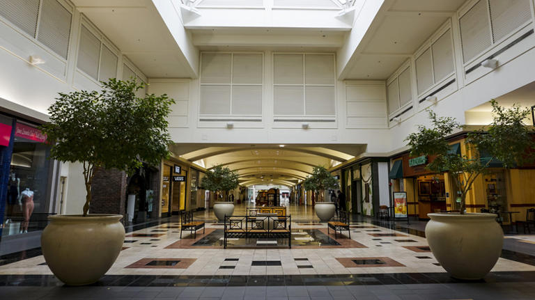 Florida's nostalgic mall in Orlando that thrived in the '70s now feels ...