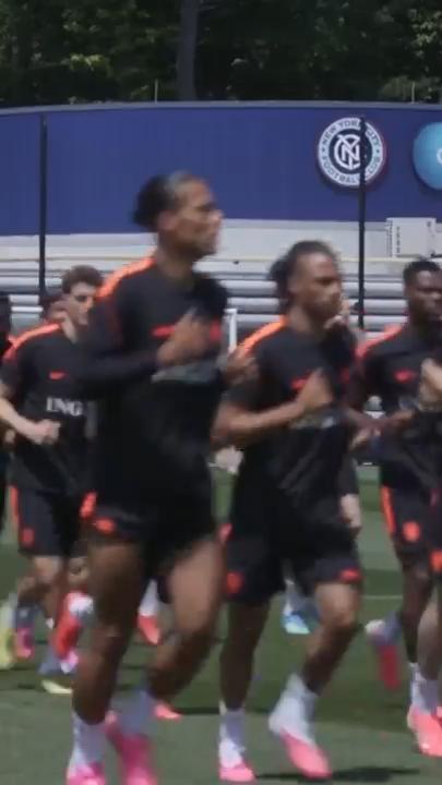 Netherlands get to work in New York with World Cup opener looming