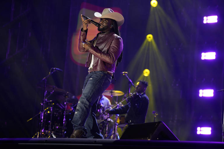 Michael McDonald, Waka Flocka at CMA Fest? Here are day 2 top moments