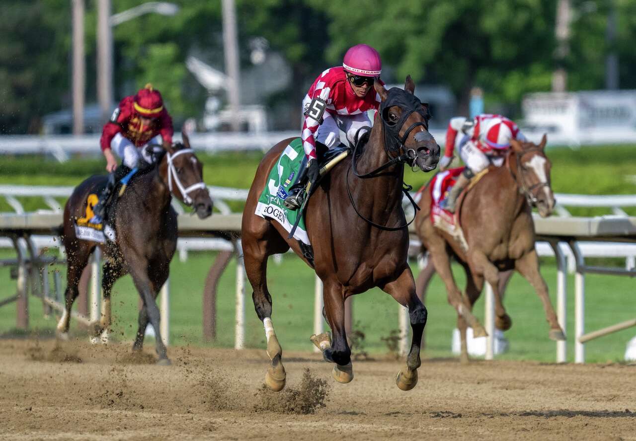Nitrogen crushes field, challenges track record in Ogden Phipps win at ...