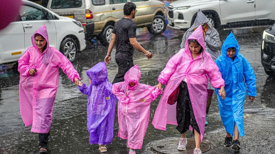 IMD issues orange alert for Kerala, heavy rainfall warning for ...