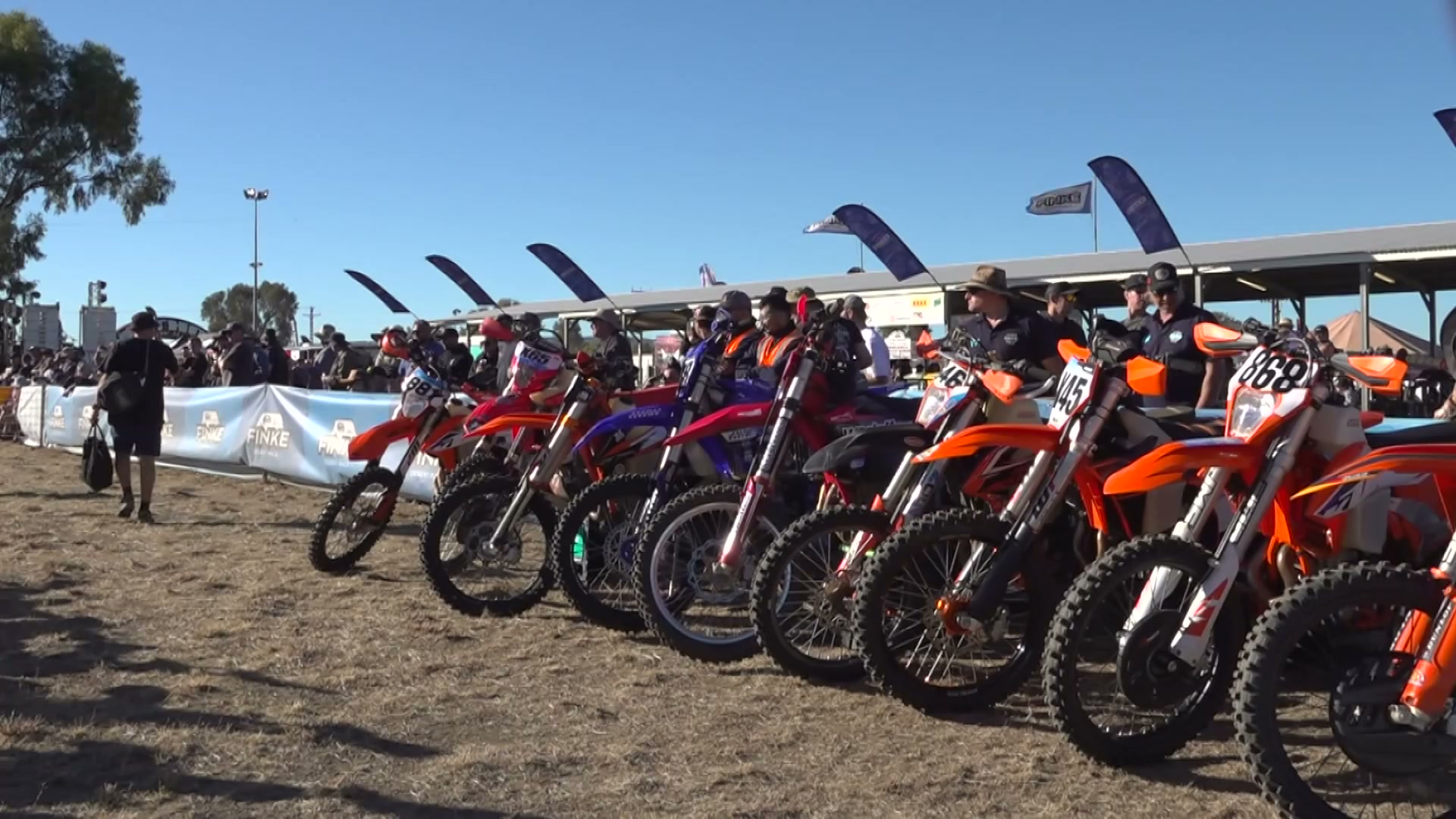 Finke Desert Race gets under way in Alice Springs