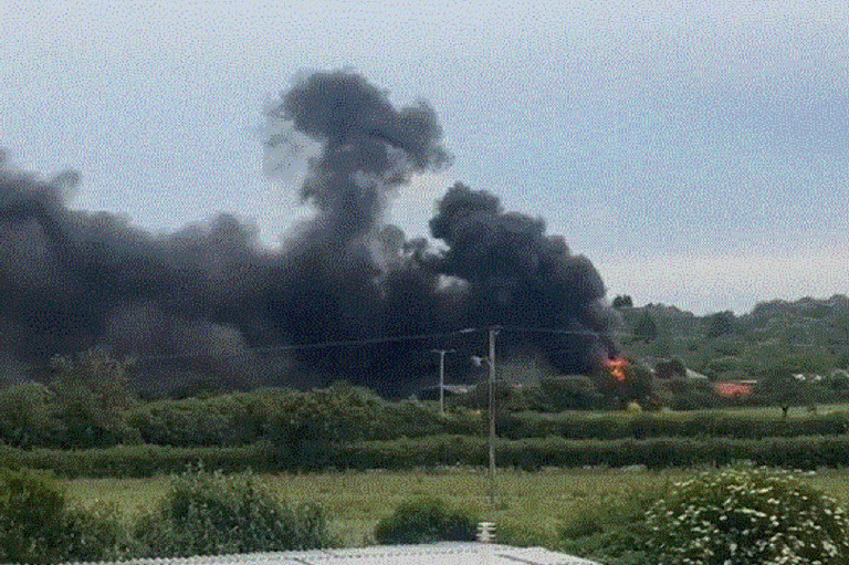 40 999 calls made as A30 barn fire broke out