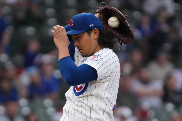 Cubs outfielders can’t catch balls 10 rows up the bleachers