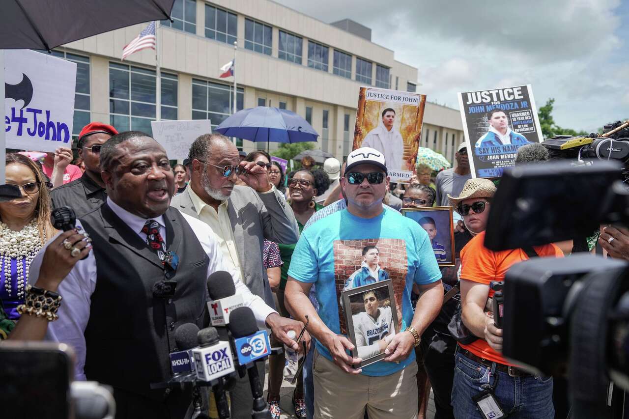 Protesters call for answers after Brazoria deputy's fatal shooting of ...