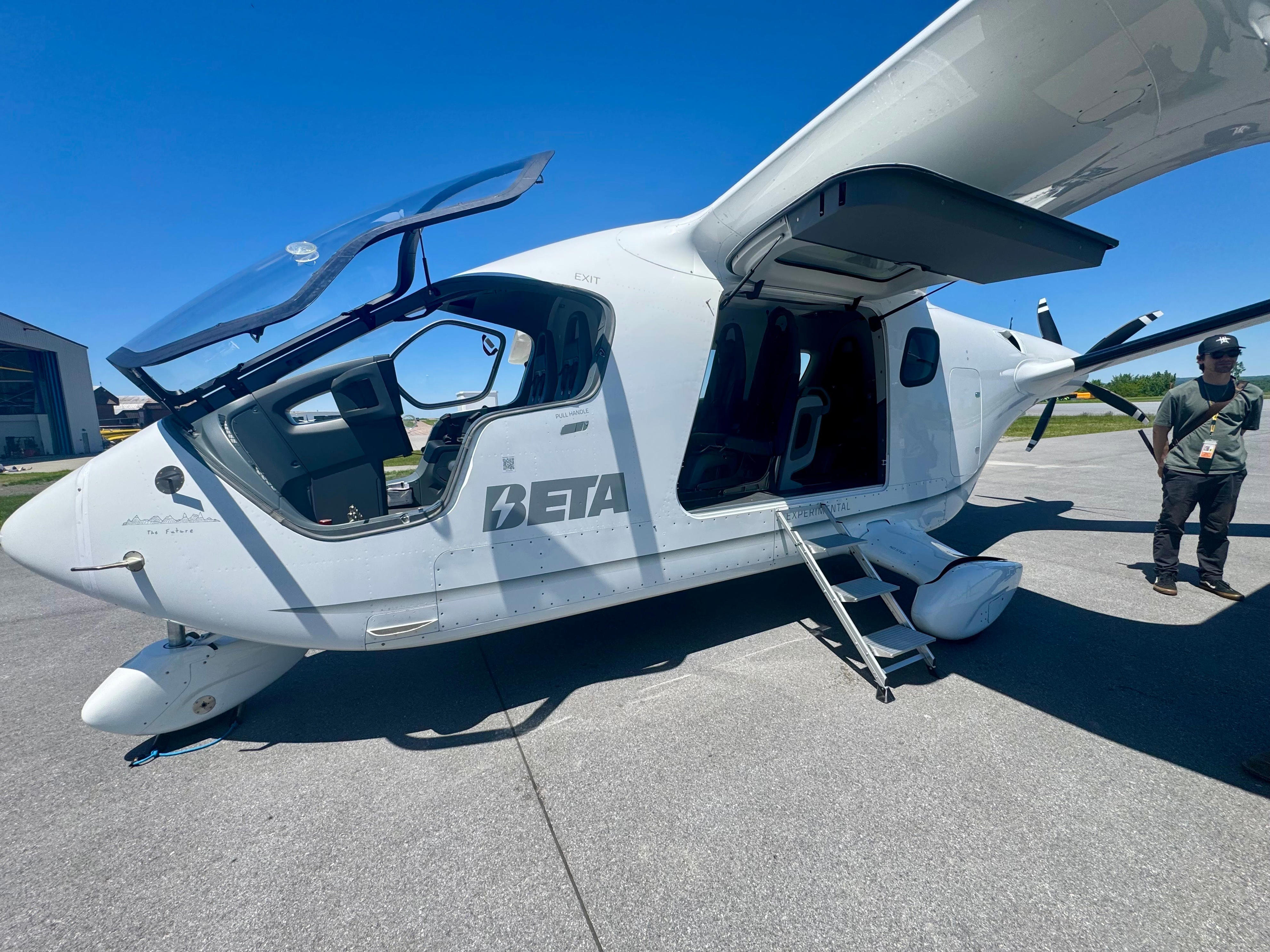I flew on a startup's one-of-a-kind electric plane that could reshape ...