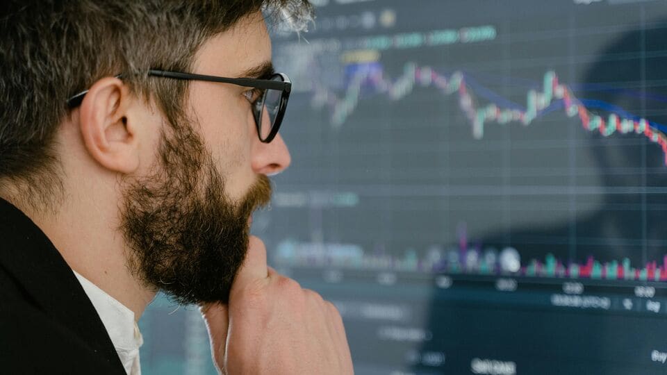 How is the Indian stock market expected to open on Monday after RBI's ...